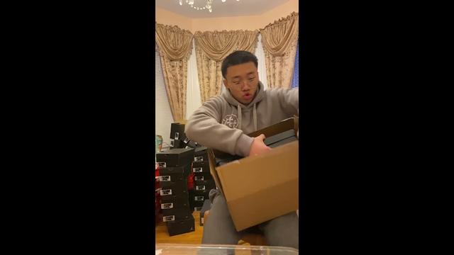 Ventajas e inconvenientes de pujar o comprar en StockX